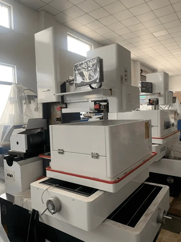 Wire cutting machine