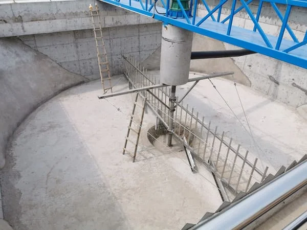 stable-transmission Center drive sludge scraper, thickener