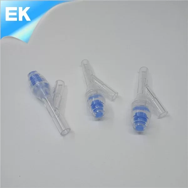 What are the benefits of using a needleless infusion connector?