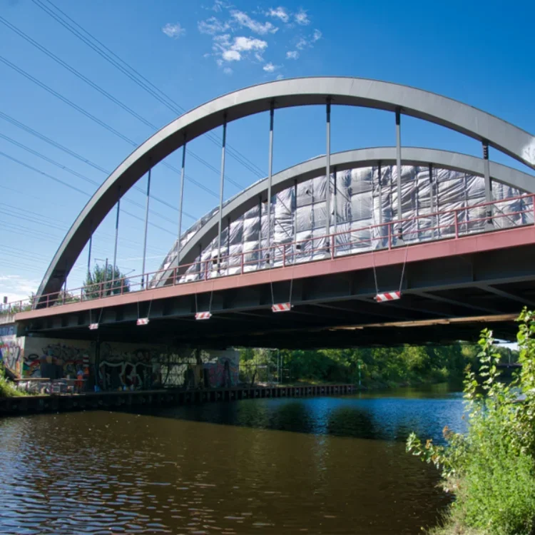Bespoke Two-hinged arch Three-hinged Steel Arch Bridges-FAMOUS