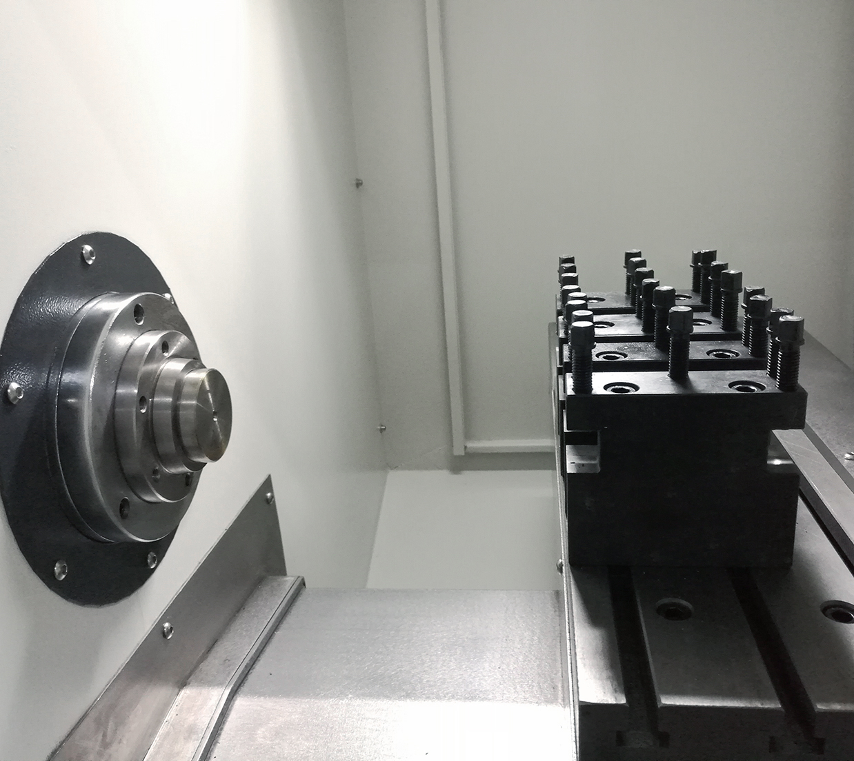 CNC milling machine technology breakthrough, achieving high-precision ...