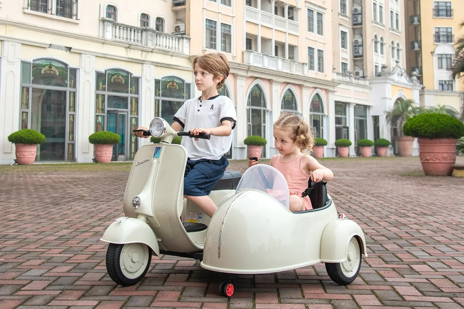 A8808 12V Official Licensed VESPA Sidecar