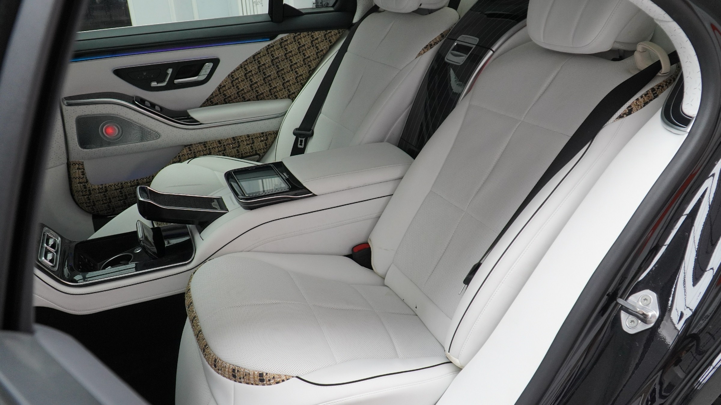 S-class w223 five seats upgraded to four seats