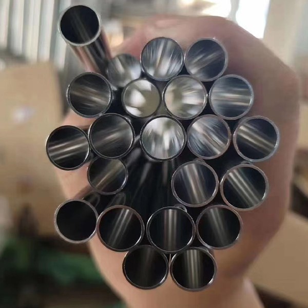 Stainless Seamless Tube/Pipe